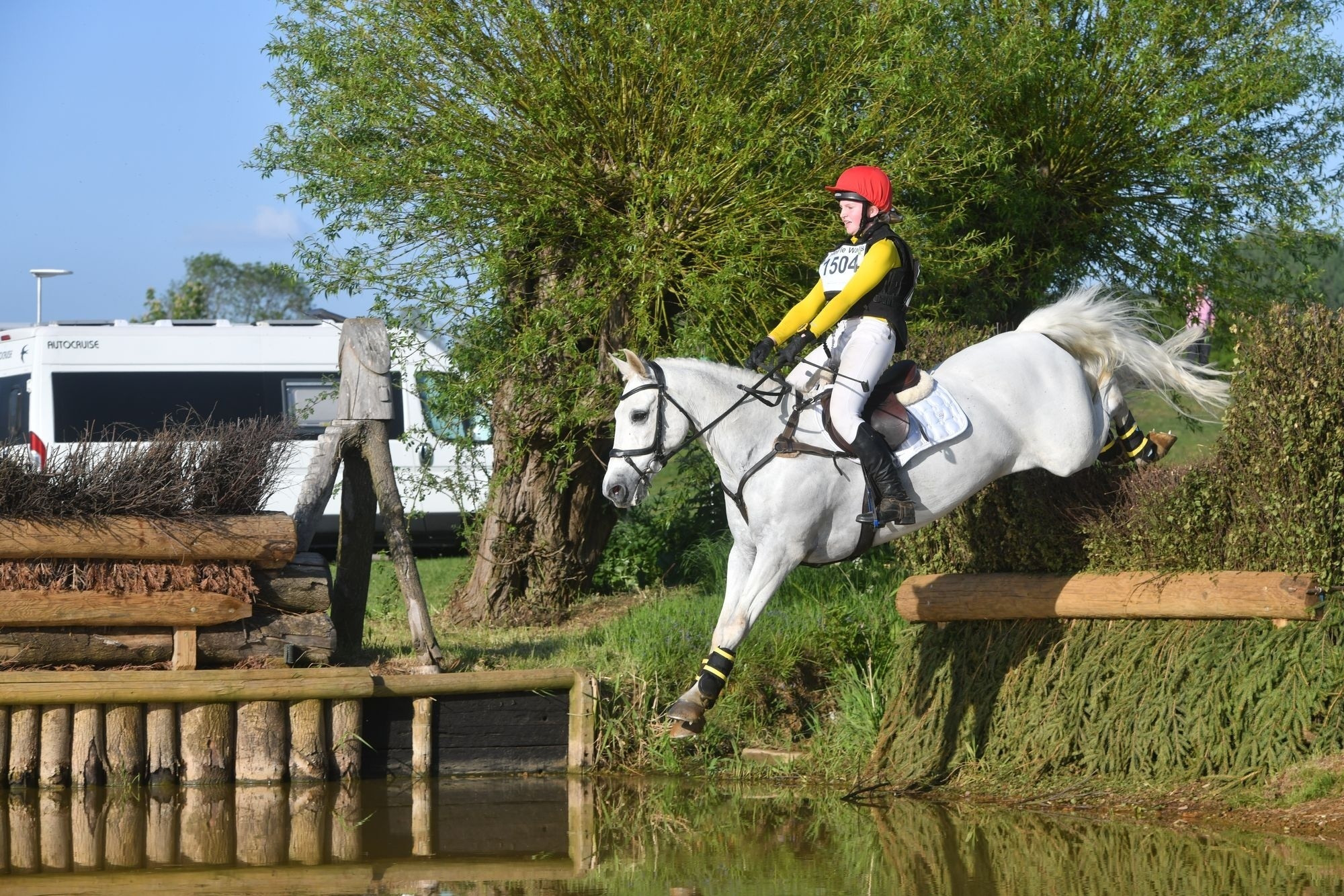 Sisters Qualify for National Equestrian Championships - Woodbridge School